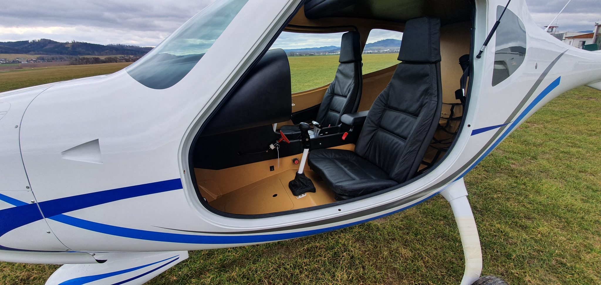 THE FIRST F2 HAS ARRIVED IN THE USA - FLIGHT DESIGN