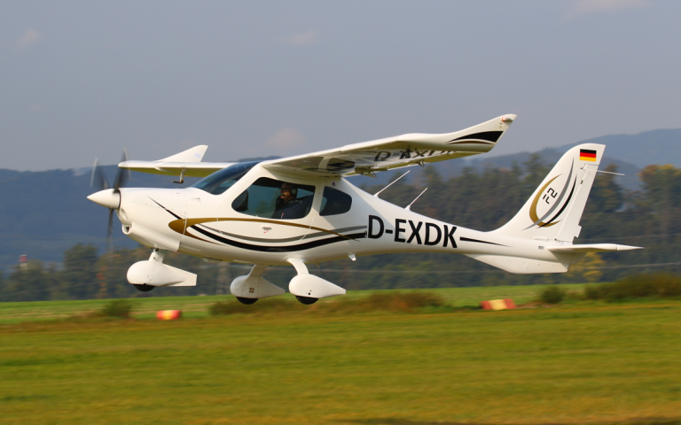 FLIGHT DESIGN F2 EASA CS-23 CERTIFIED - FLIGHT DESIGN